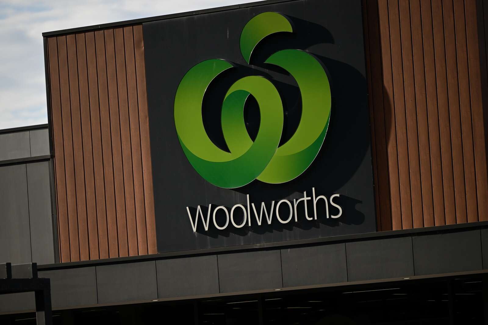 Woolies accused of spying on farmers | Dairy News Australia