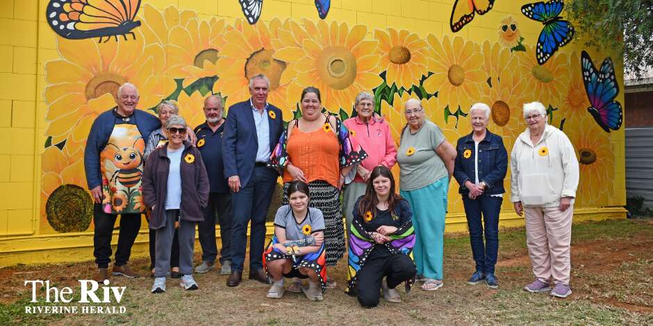 Senior citizen building made-over in bright colours | Riverine Herald