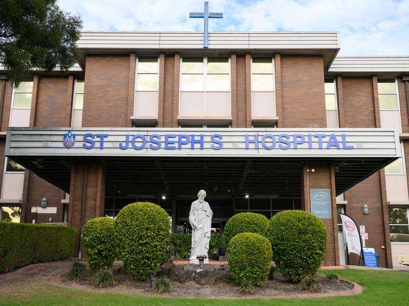 Staff stunned as 19th-century Sydney hospital closes | Kyabram Free Press