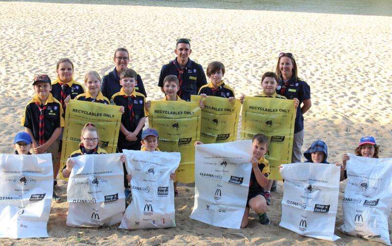 Cobram’s cub and scouts clean up beach | Cobram Courier
