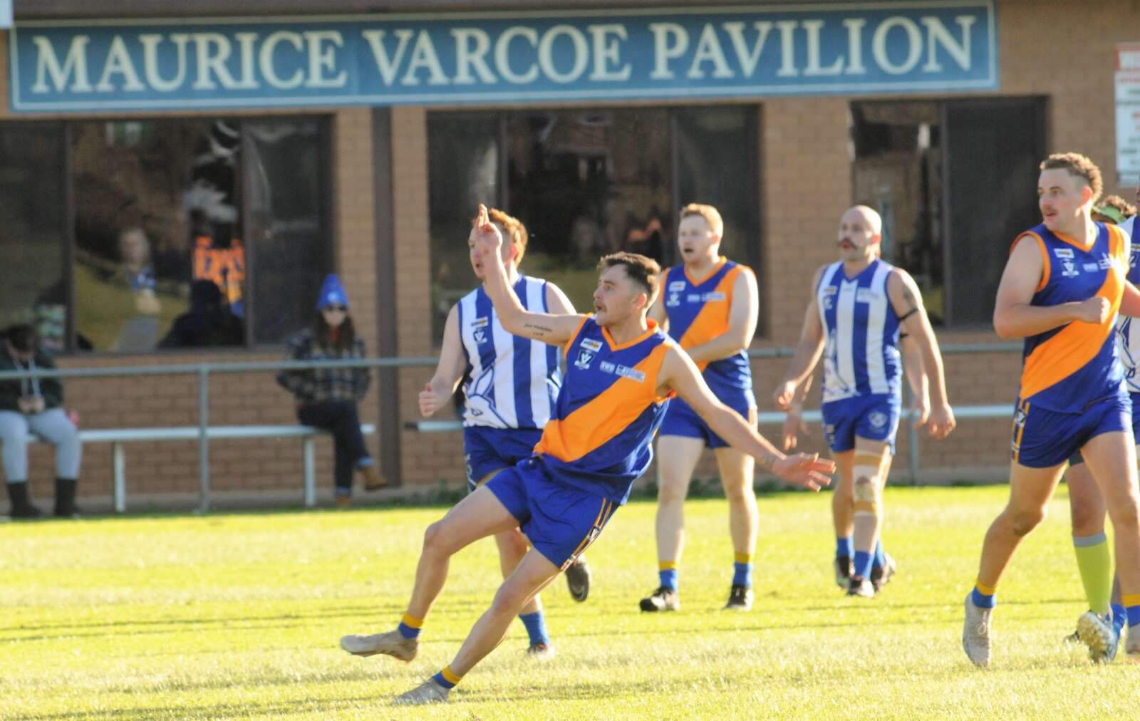 Kangaroos crumble under Zac attack | Kyabram Free Press