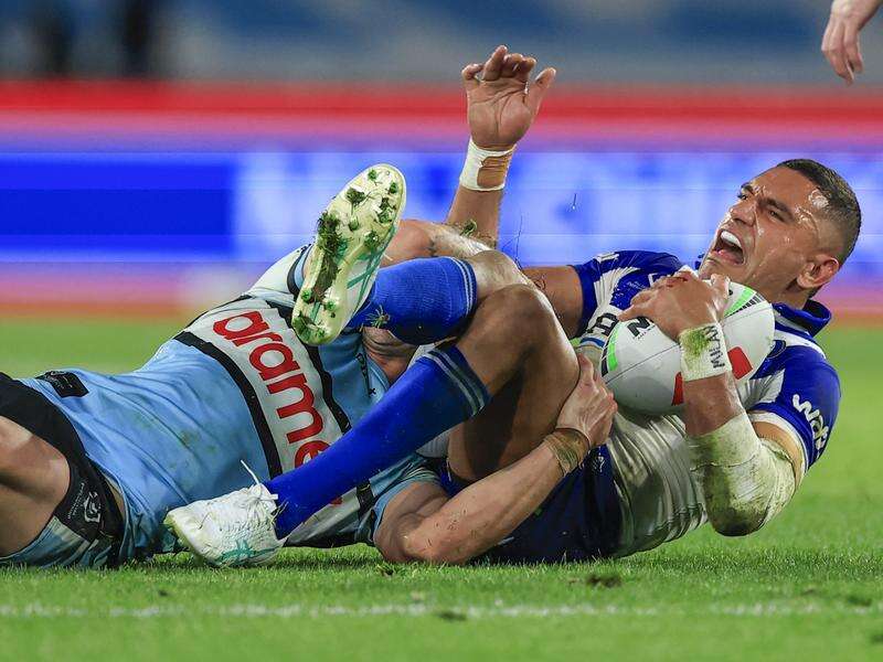 Sharks weigh up biggest call of year as Hynes faces ban | Country News