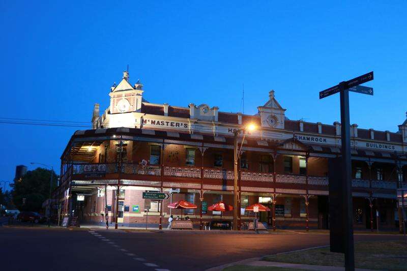 Rochy tradies are invited to a free afternoon session at the pub ...