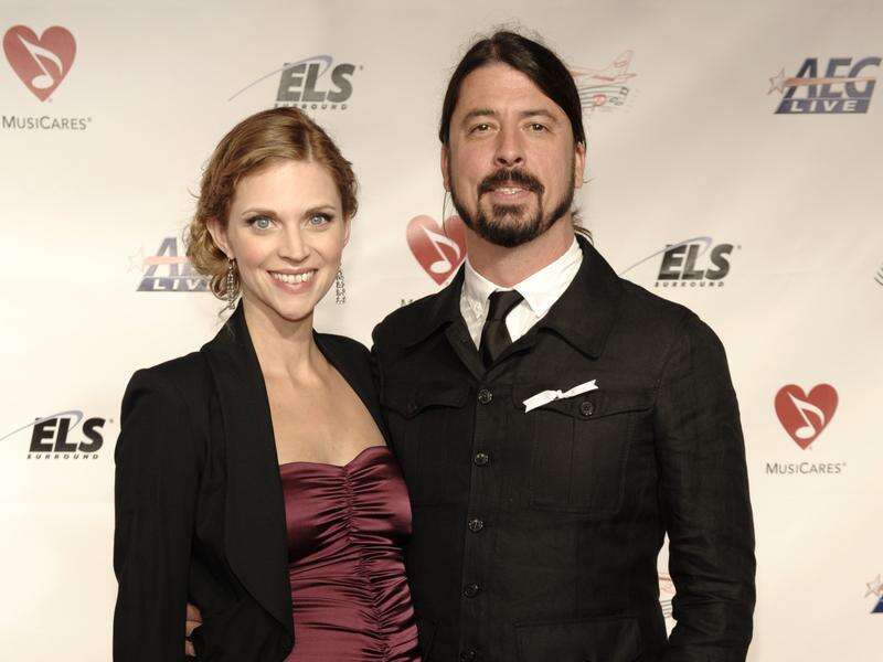 Affair: Dave Grohl 'given ultimatum' by his wife | Kyabram Free Press