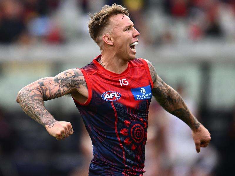 Frozen-out Demons lean on each other as trades loom | Benalla Ensign