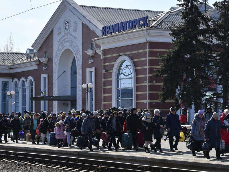 Russian rockets hit Ukraine train station | Country News
