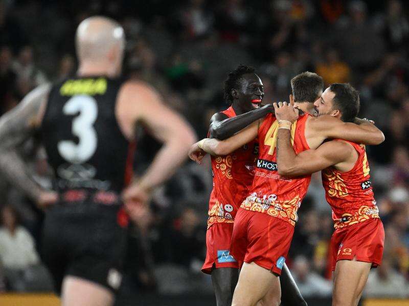 Suns shine under roof to extend club record AFL start | Country News