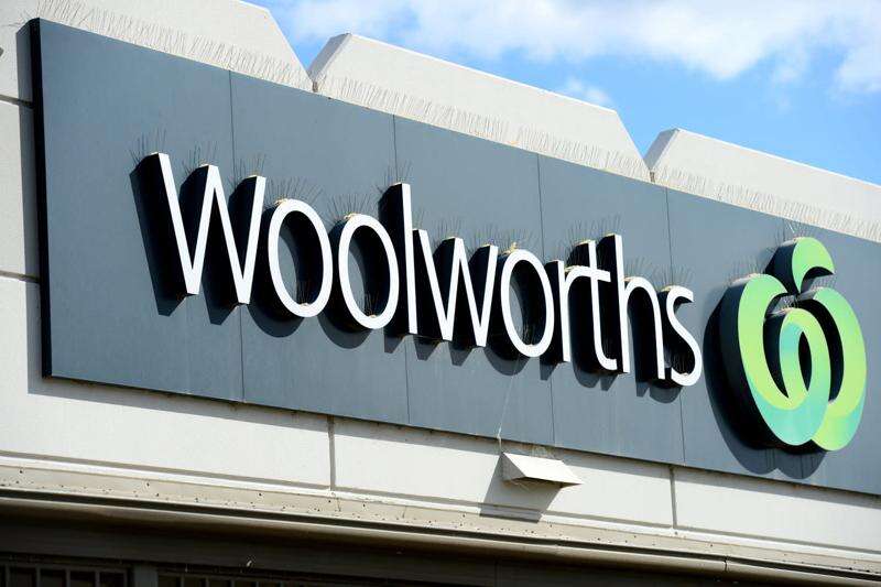 Woolworths to install protective plexiglass screens | Riverine Herald