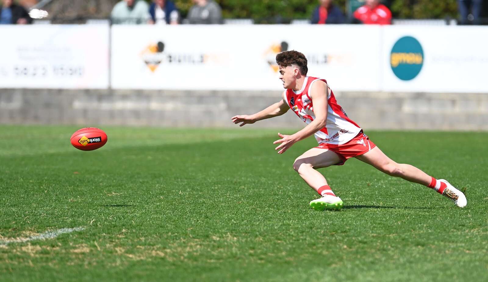 Following a chaos period, Swans’ cool heads prevail to overcome United ...