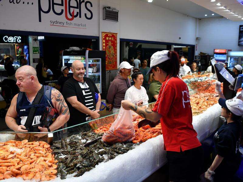 Fish frenzy: Record crowds snap up Good Friday seafood | Country News