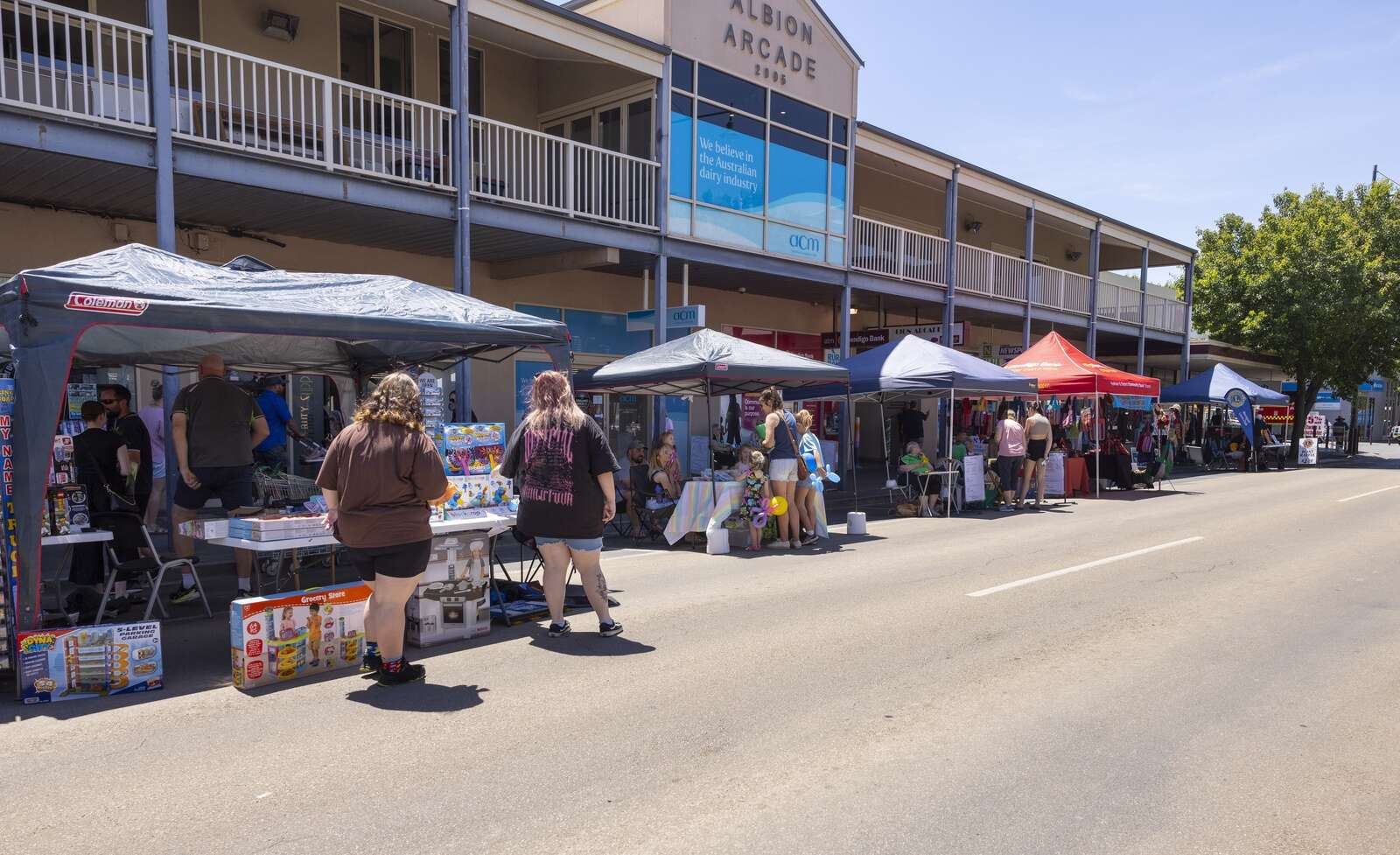 Bush market draws a crowd | Southern Riverina News