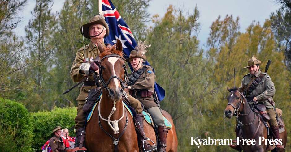 Light horses storm Kyabram Cemetery for unique Anzac service | Country News