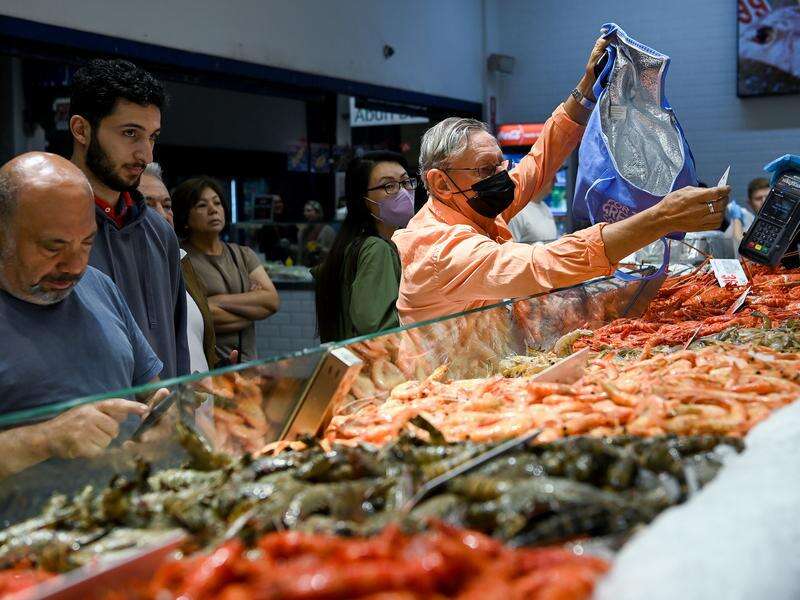 Fish frenzy: Record crowds snap up Good Friday seafood | Kyabram Free Press