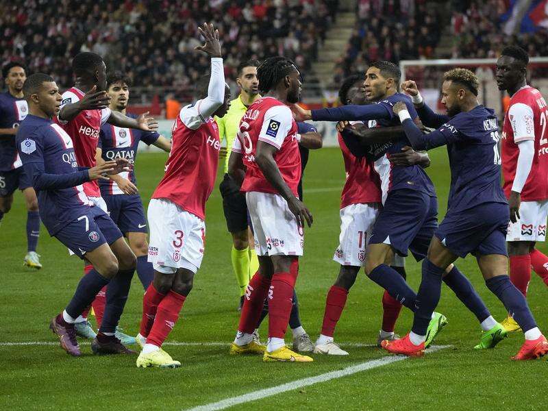 10-man PSG extends Ligue 1 lead in draw | Benalla Ensign