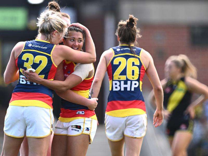 Crows fight past tough Tigers in AFLW | Country News