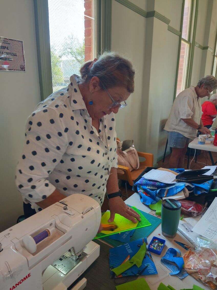 Paper piecing lesson for quilters | Country News