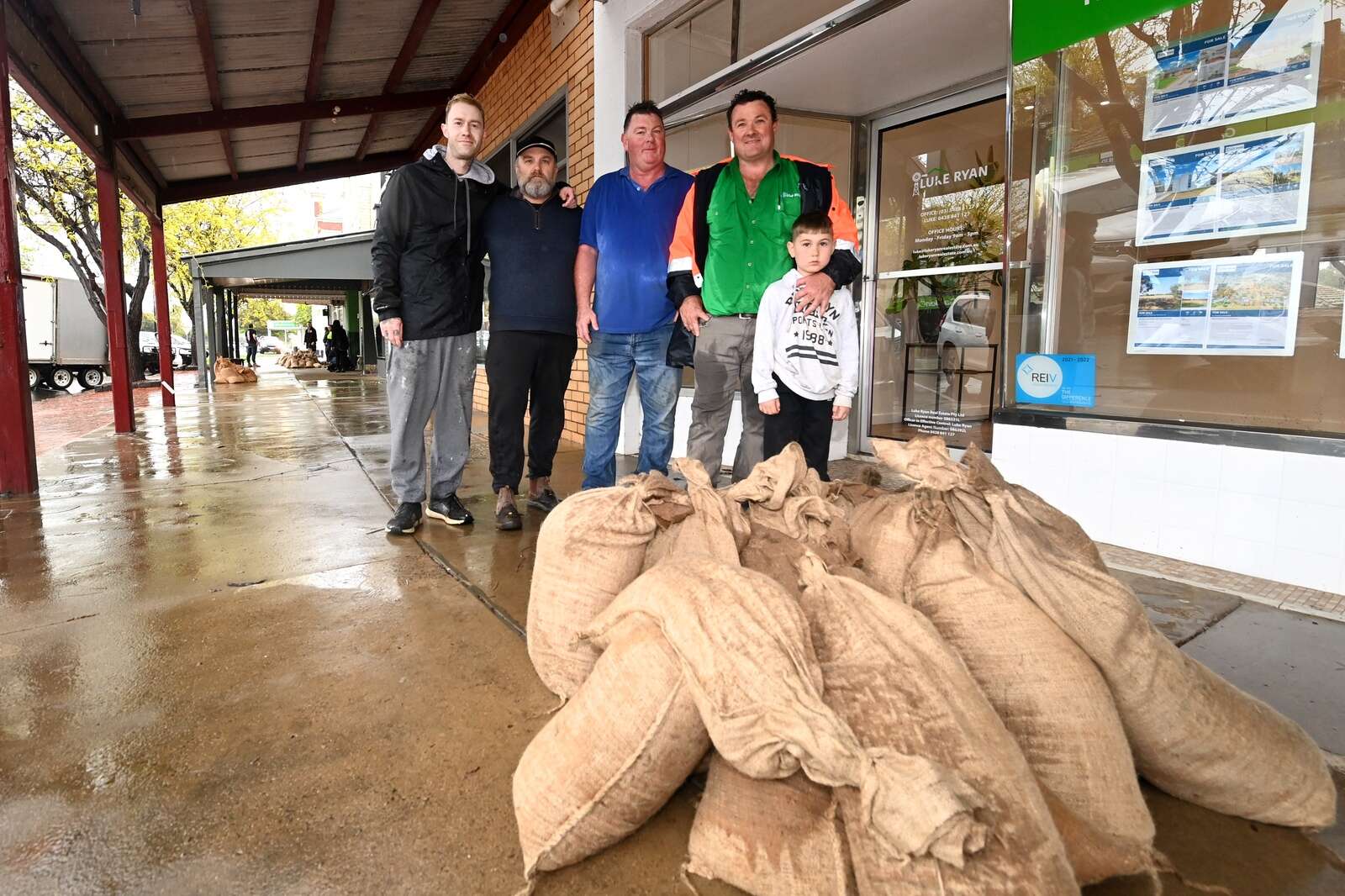 The rush before the storm for Rochester | Riverine Herald