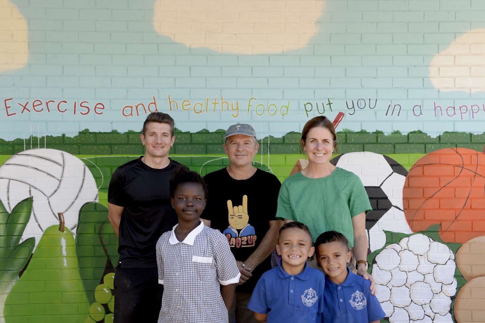 Local artist Tank unveils mural at St Georges Rd Primary School ...