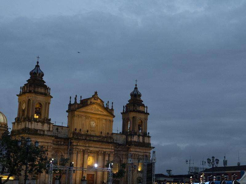 Guatemala bus falls off bridge, killing 30: authorities | Shepparton News
