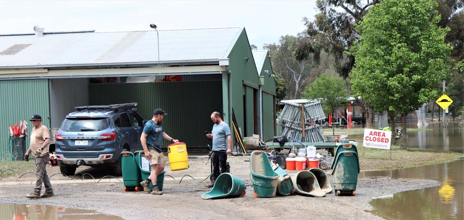 Victorian Government to assist flood clean-up | Riverine Herald