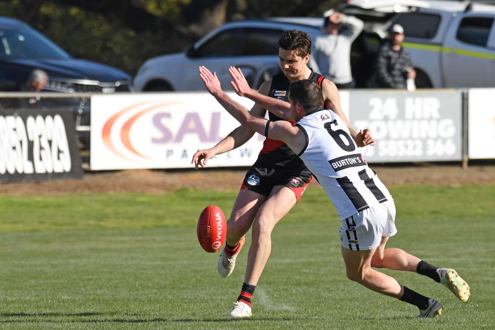 Gallery: Bombers run over the top of Magpies | Shepparton News