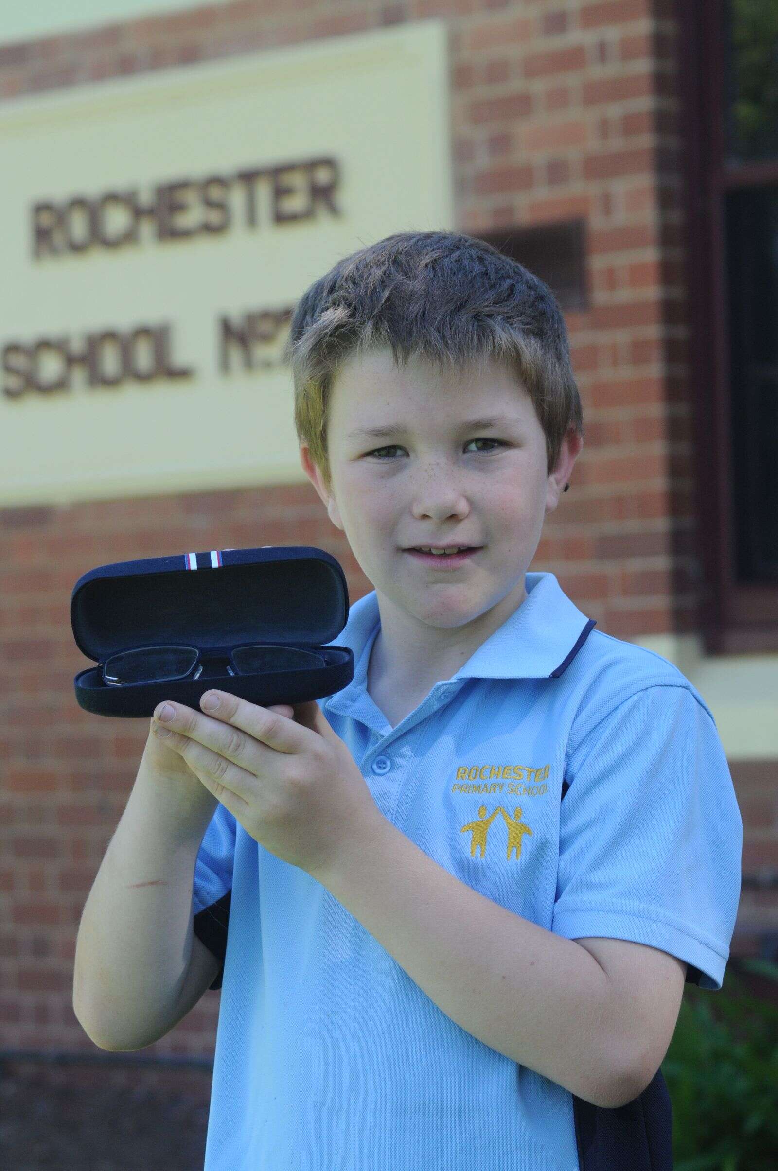 rochester-primary-school-gets-the-1000th-pair-of-glasses-shepparton-news