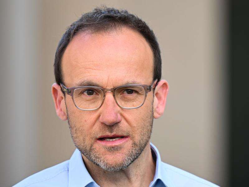 Labor, Greens strike deal to deliver $10b housing fund | Country News