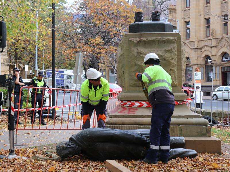 Video shows vandals toppling colonial premier's statue | Cobram Courier