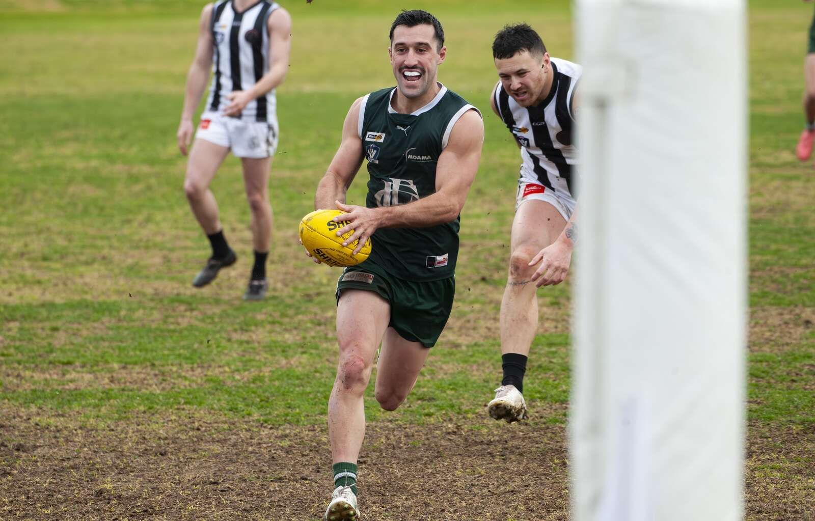 Magpies no match for Murray Bombers | Riverine Herald