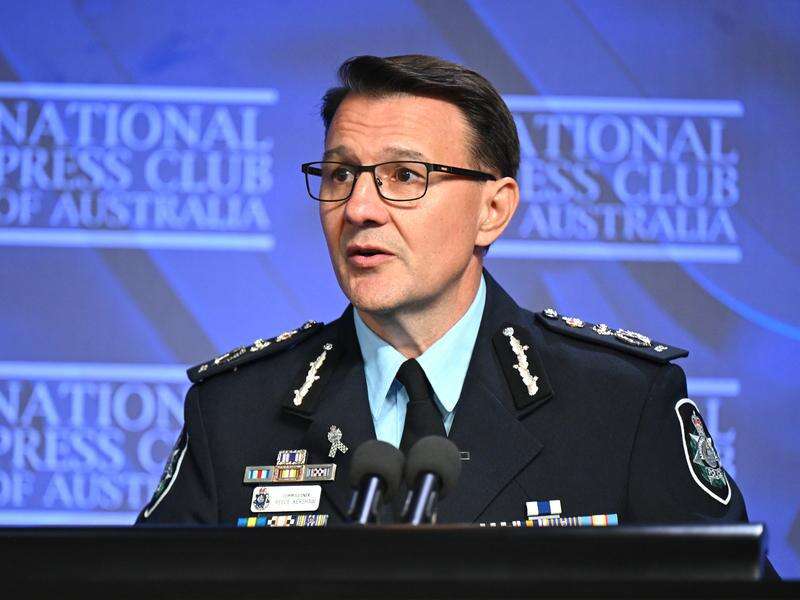 Federal police commissioner gets two more years in role | Country News