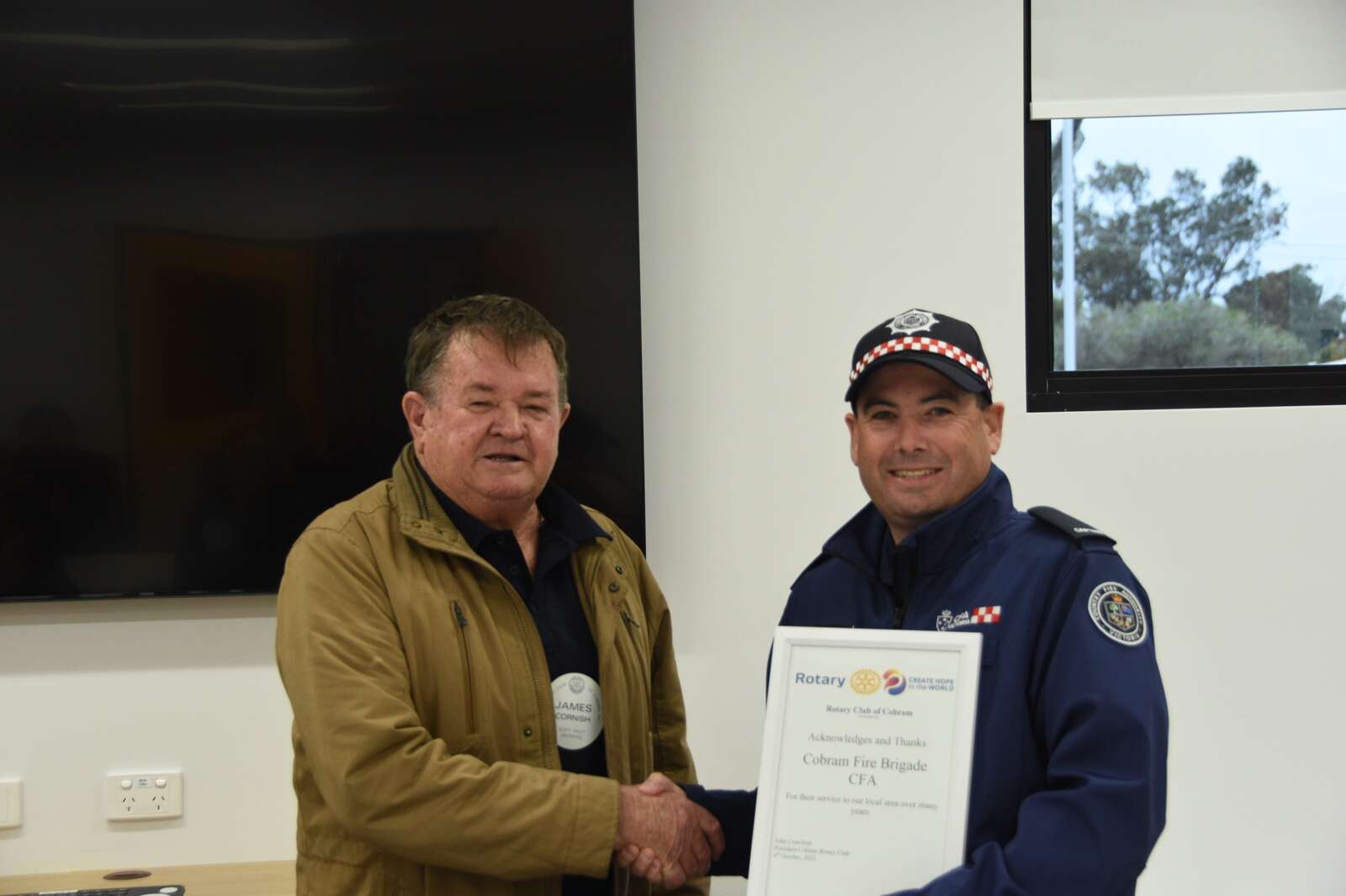 Cobram Rotary gives generously to emergency services | Cobram Courier