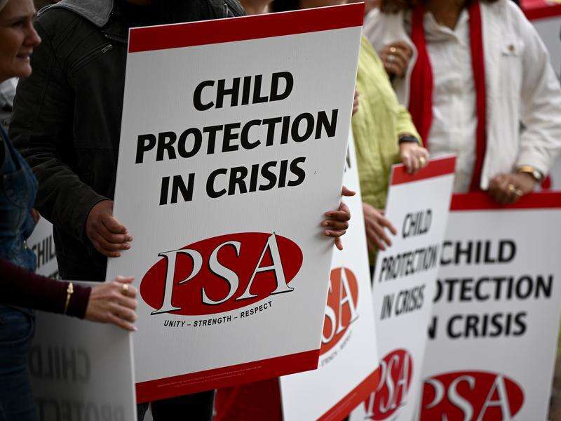 Caseworkers walk off job amid child protection 'crisis' | Shepparton News
