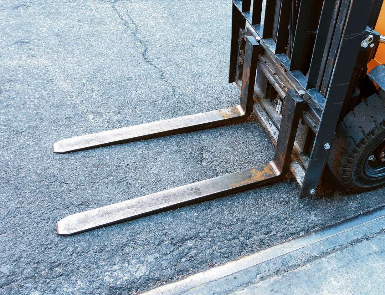 Forklift runs over man in workplace accident | Country News