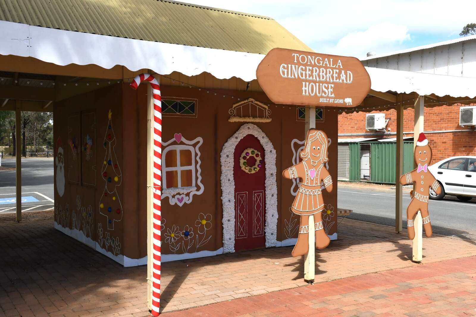 Tongala's old kiosk transformed into a festive gingerbread house ...