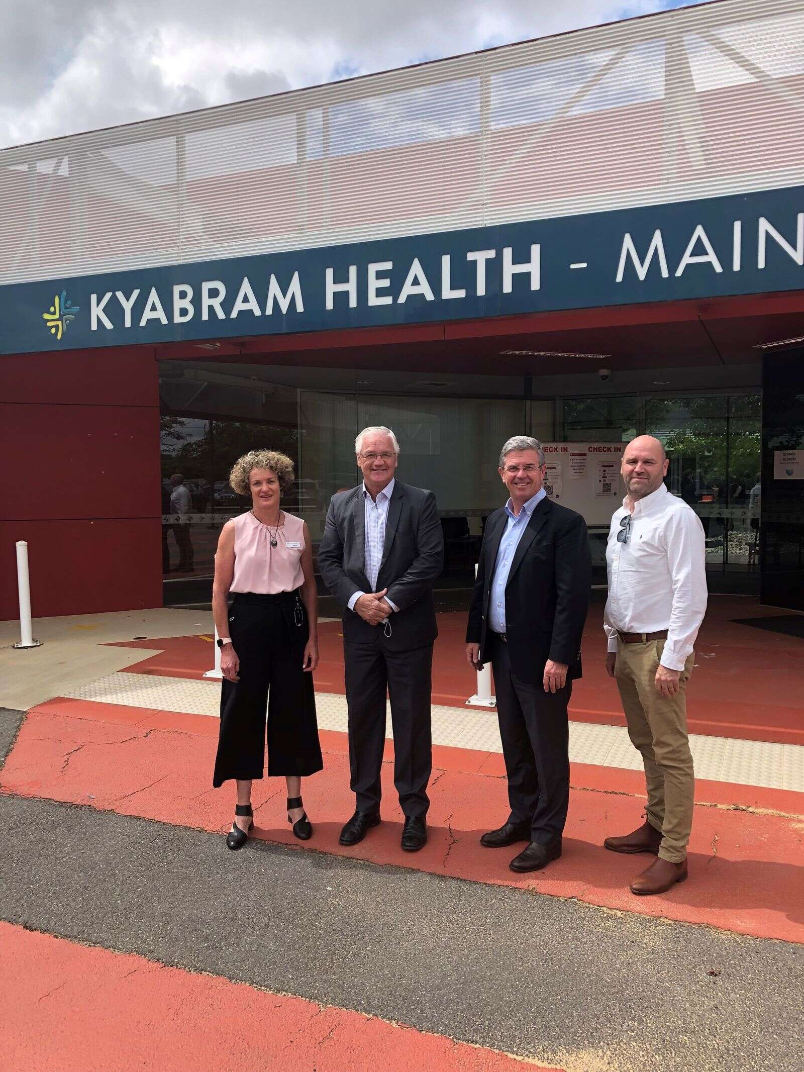 Regional health minister's KDHS visit | Kyabram Free Press