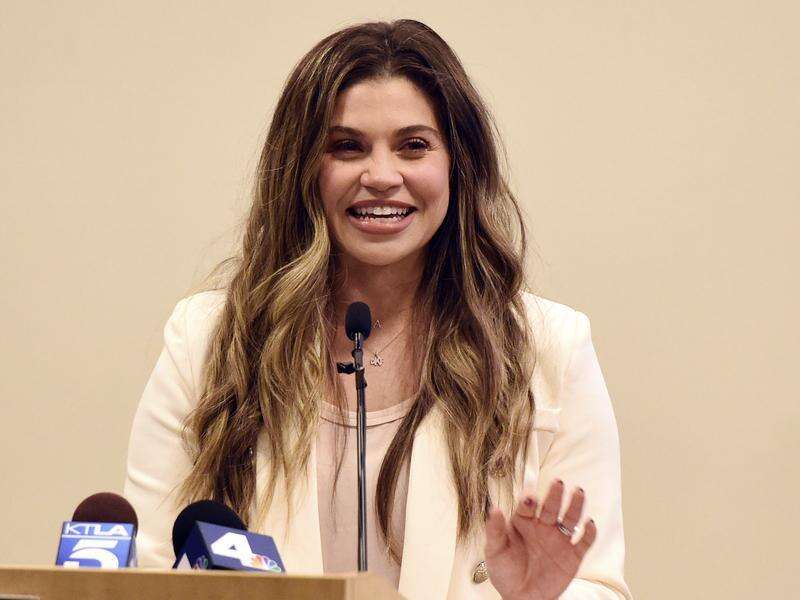 Danielle Fishel thanks fans for support after diagnosis | Kyabram Free ...
