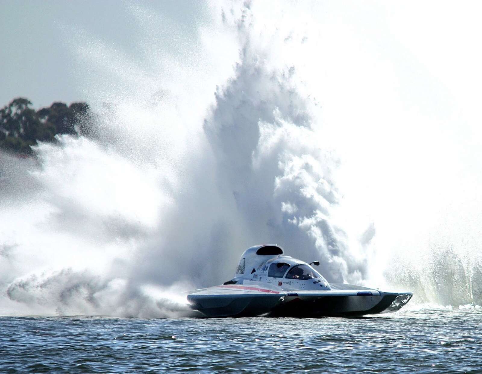 Another huge boat race spectacular | Shepparton News