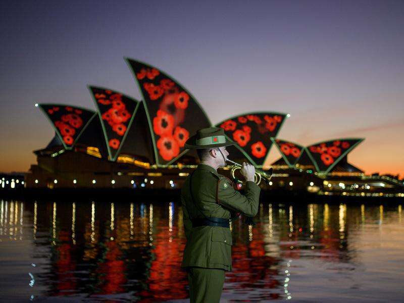 Australians pause to remember war dead | Country News