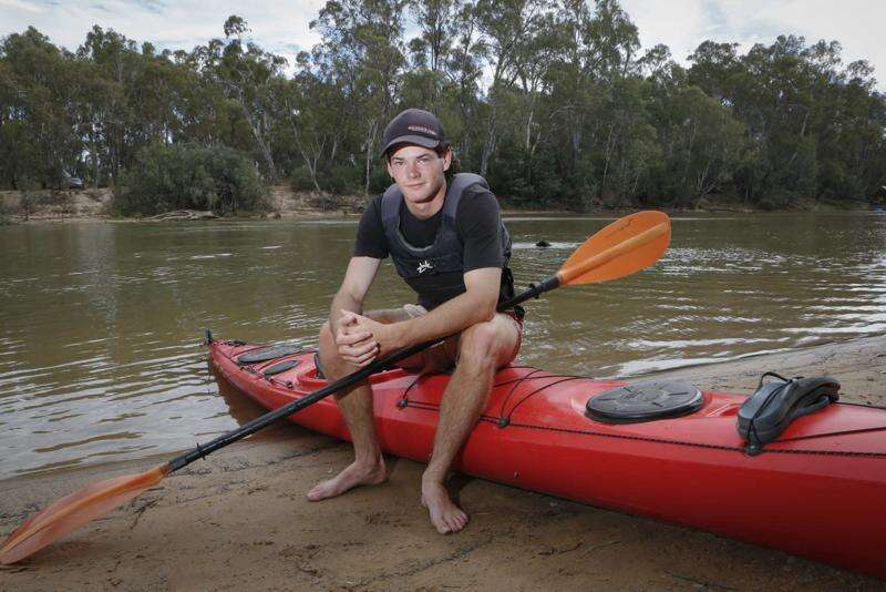 Echuca's Nick Hunter becomes youngest to paddle the Murray | Shepparton ...