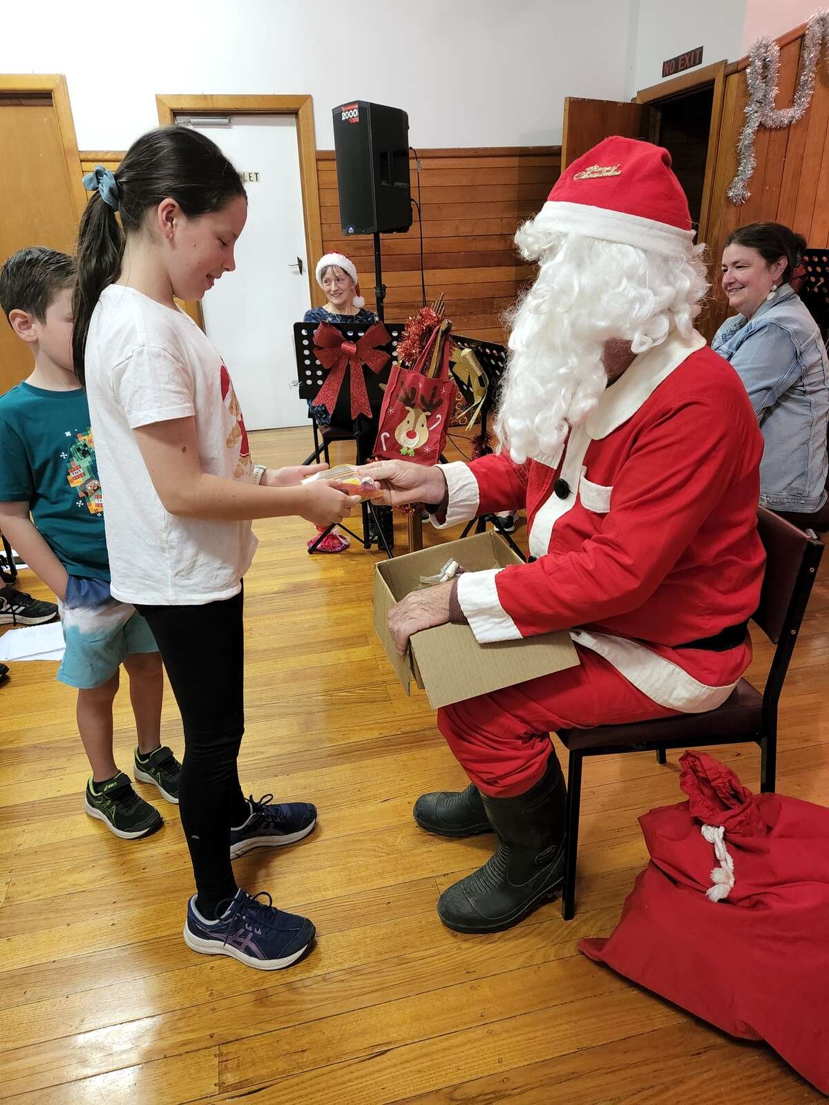Thoona CWA Christmas carols enjoyed by all | Benalla Ensign