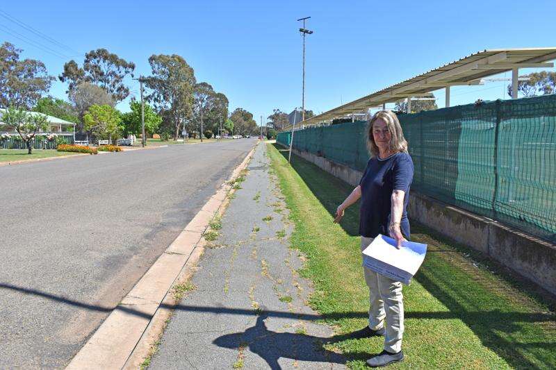Finley footpath sparks controversy | Southern Riverina News