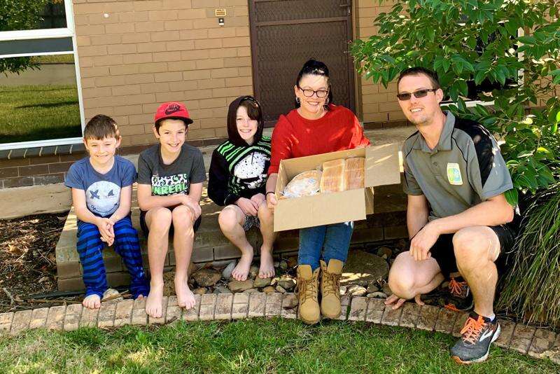 Surprise delivery gets thumbs up from Harding family | Riverine Herald