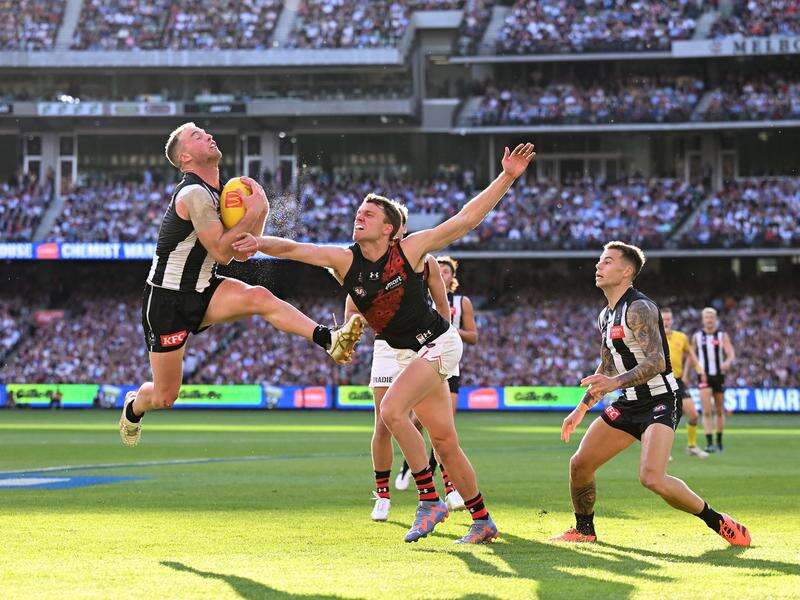 Collingwood run down Essendon in Anzac Day classic | Deniliquin ...