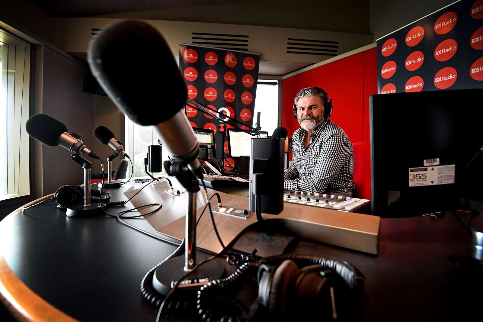 ‘Glad but sad’: Matt Dowling to hang up the ABC Mornings mic | Riverine ...
