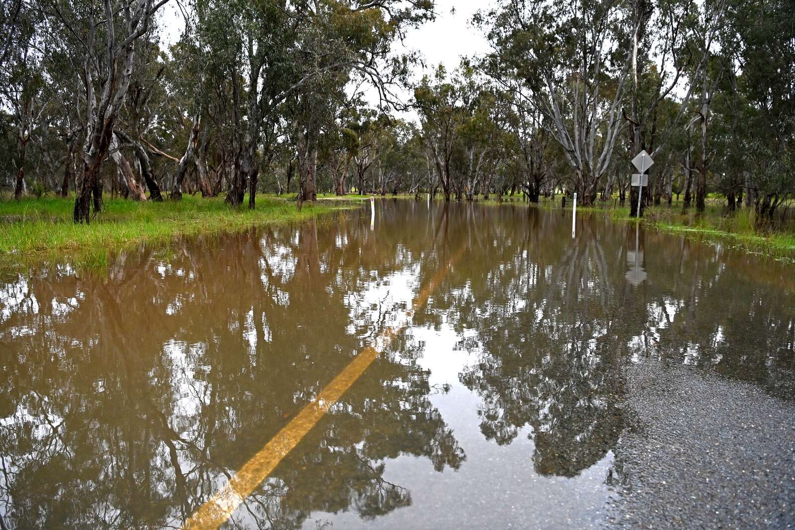 Road in Kialla closed due to rising floodwater | Shepparton News