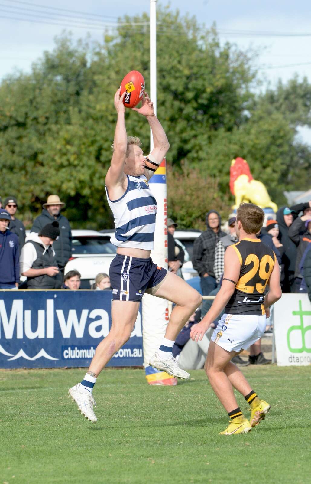 Pigeons big win despite bad kicking | Seymour Telegraph