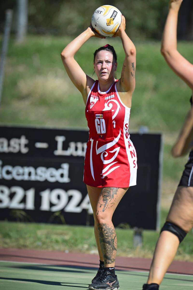 GVL netball | Gallery | Swans get the job done in season opener against ...
