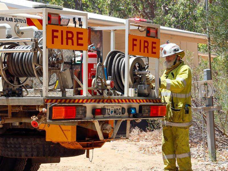 Bushfire closes Eyre Highway in Western Australia | Shepparton News