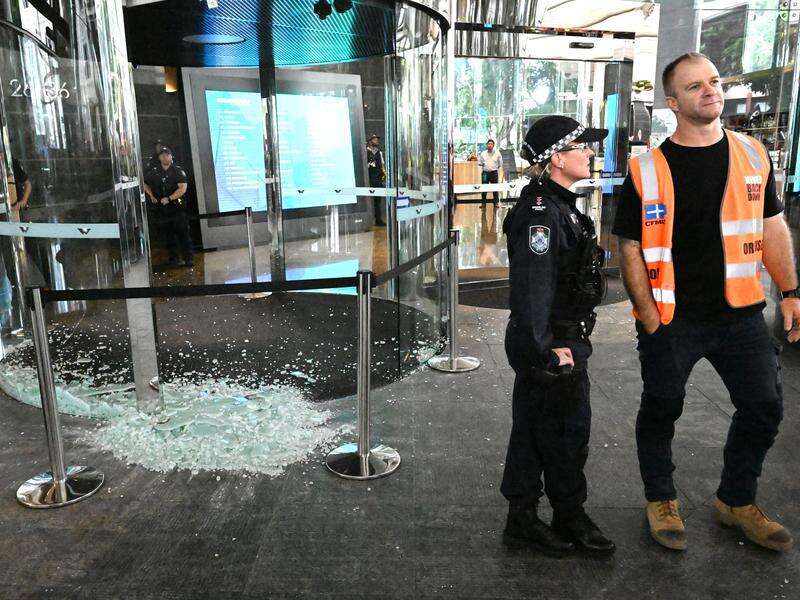 Glass smashed as thousands rally in union protests | Country News