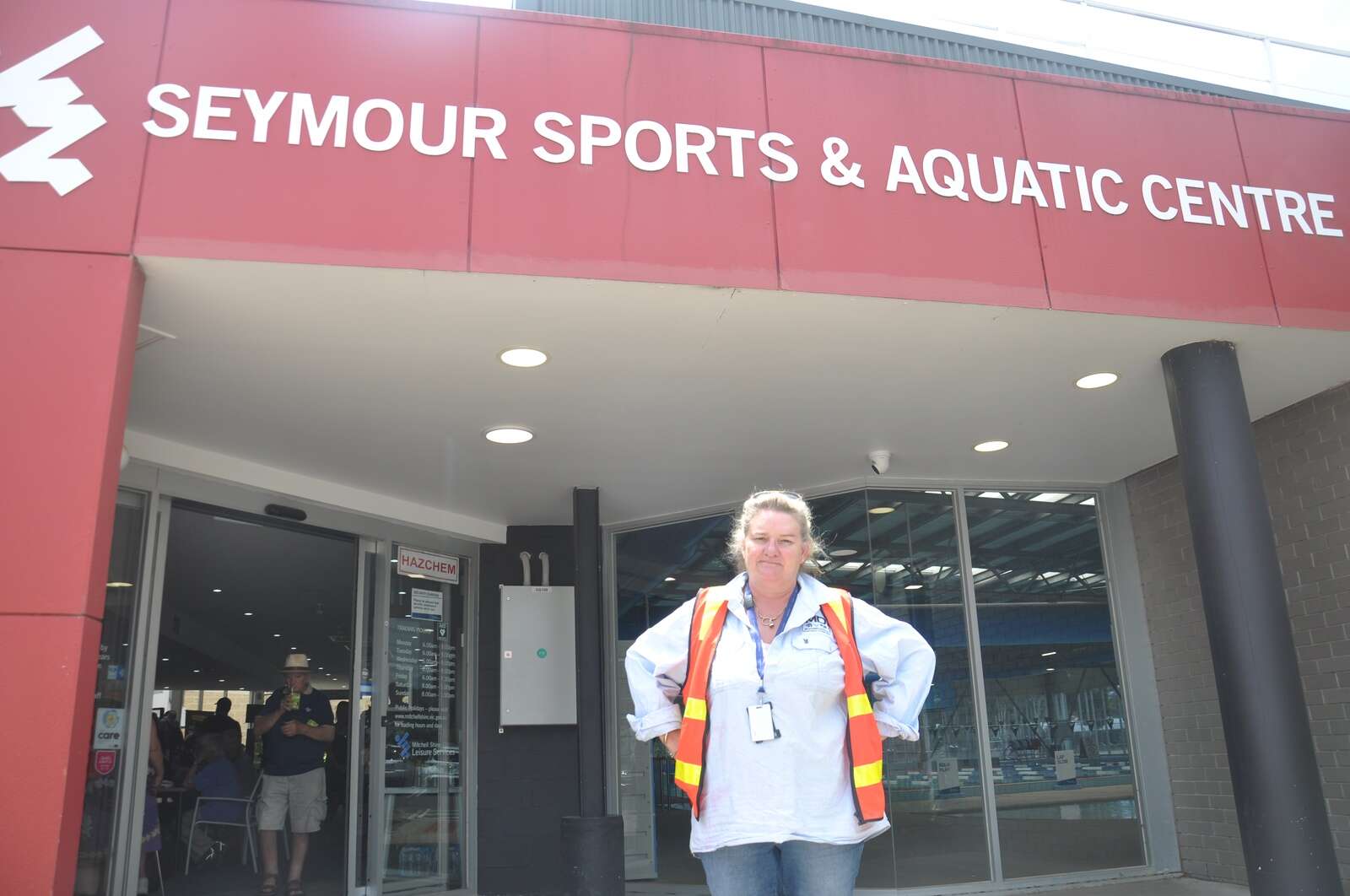 Local mayors stand with the community during devastating bushfire ...